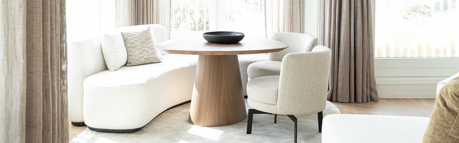 Gebogen en ronde zetels – Charrell Shop B2C